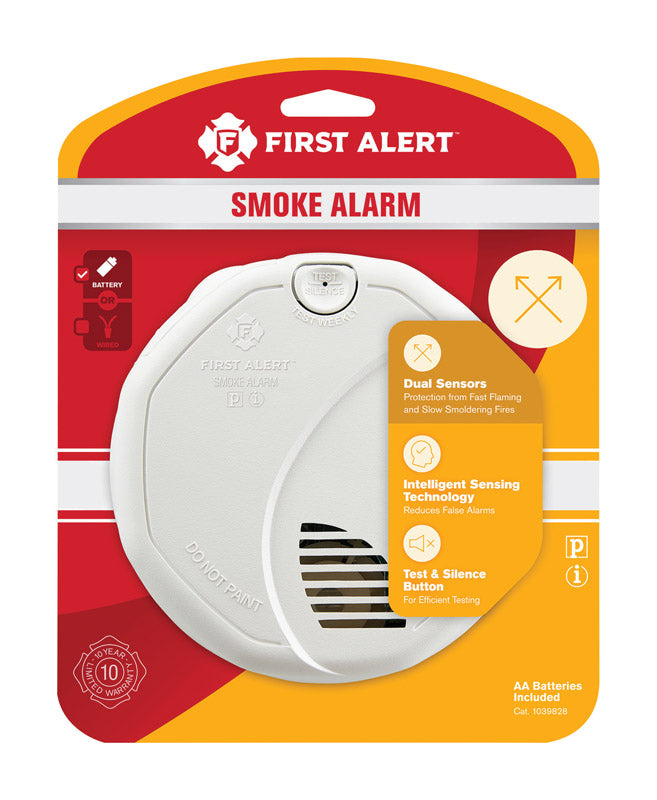 First Alert 1039828 Fire and Smoke Detector, AA Alkaline Battery, Photo ...